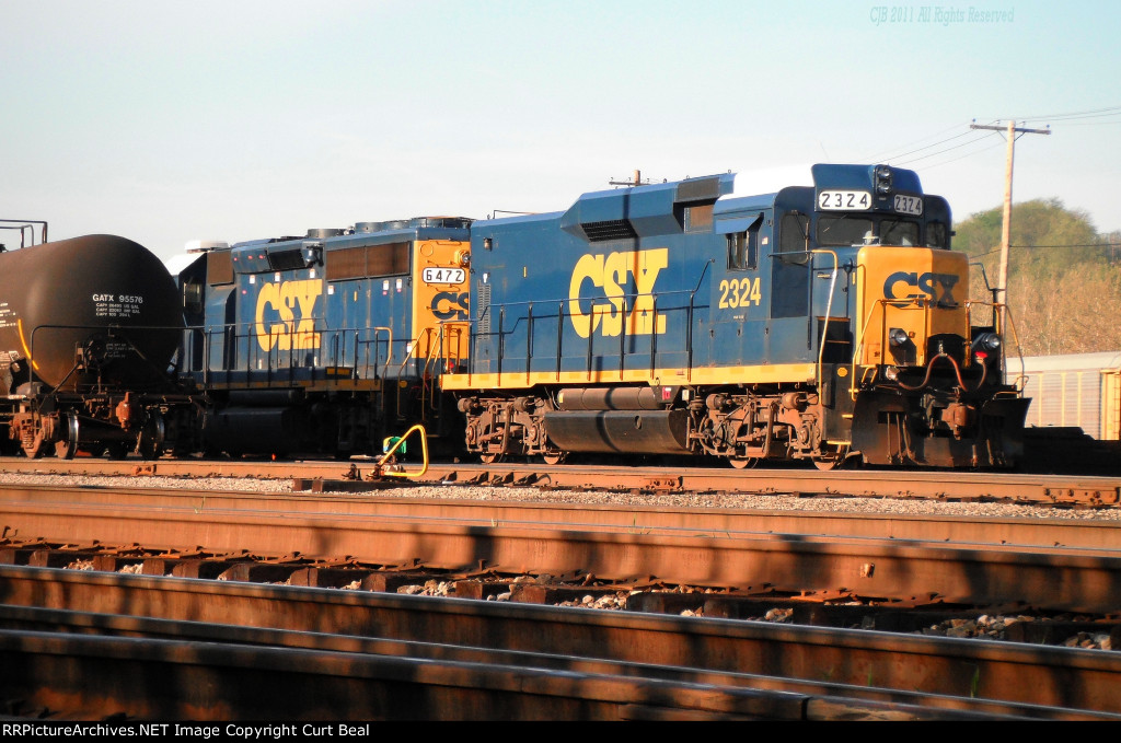 CSX 2324 and 6472